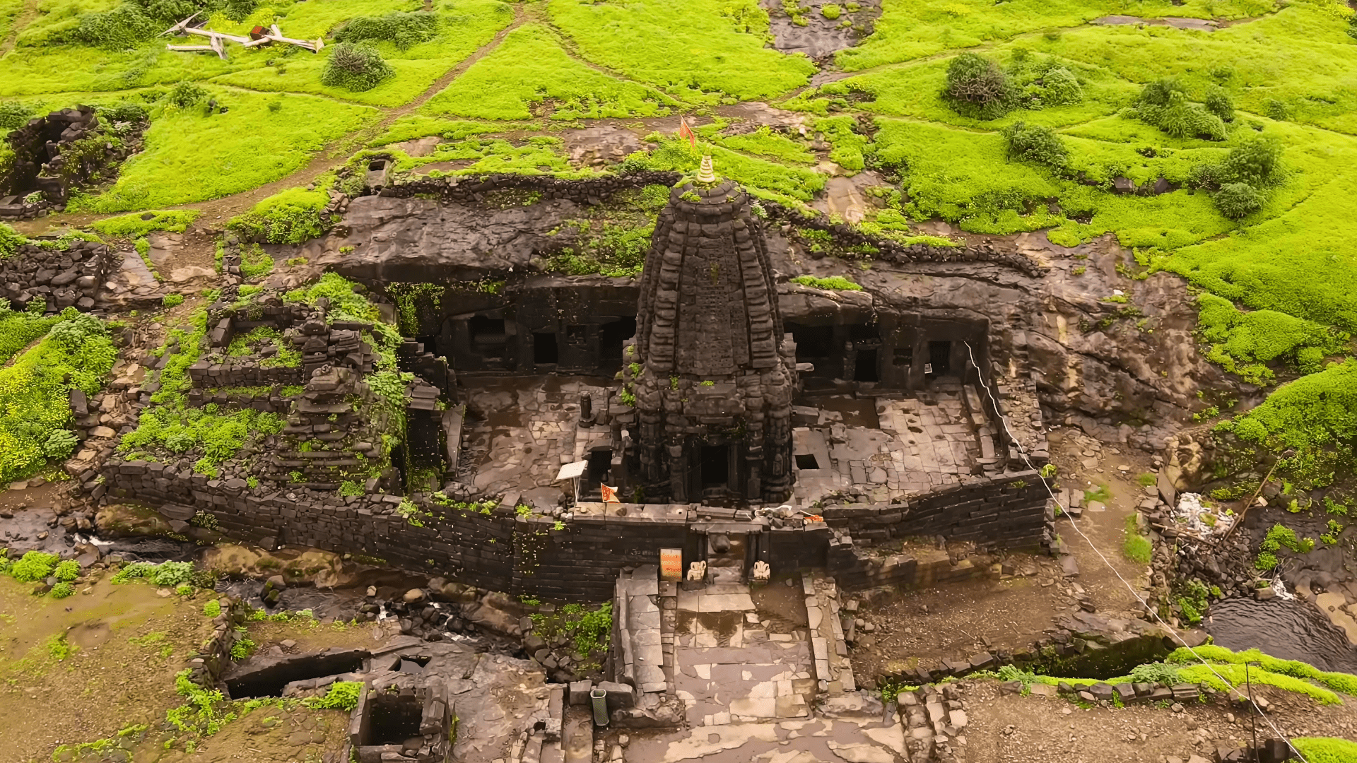 Visiting Harishchandragad Kedareshwar Cave Temple (2025)