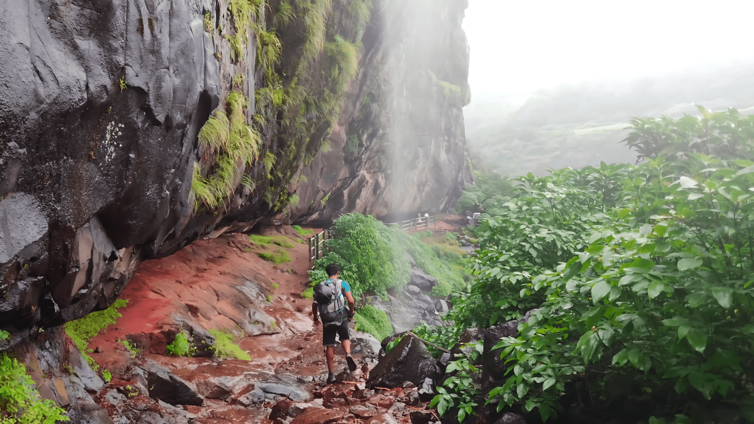 Visiting Harishchandragad Kedareshwar Cave Temple (2025)
